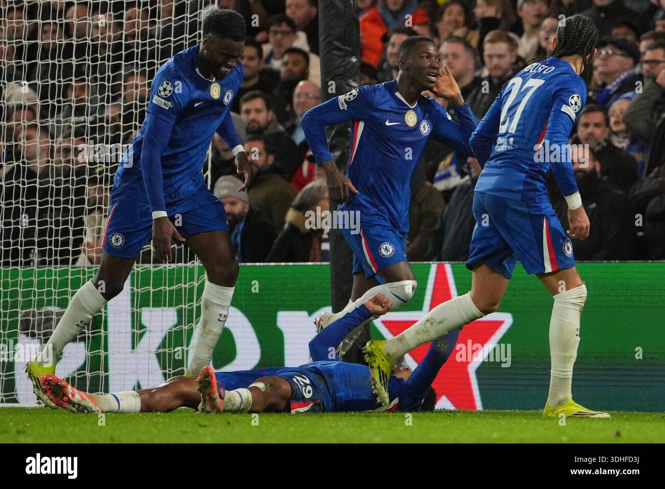 Chelsea's Moises Caicedo, center, celebrates after scoring during the ...