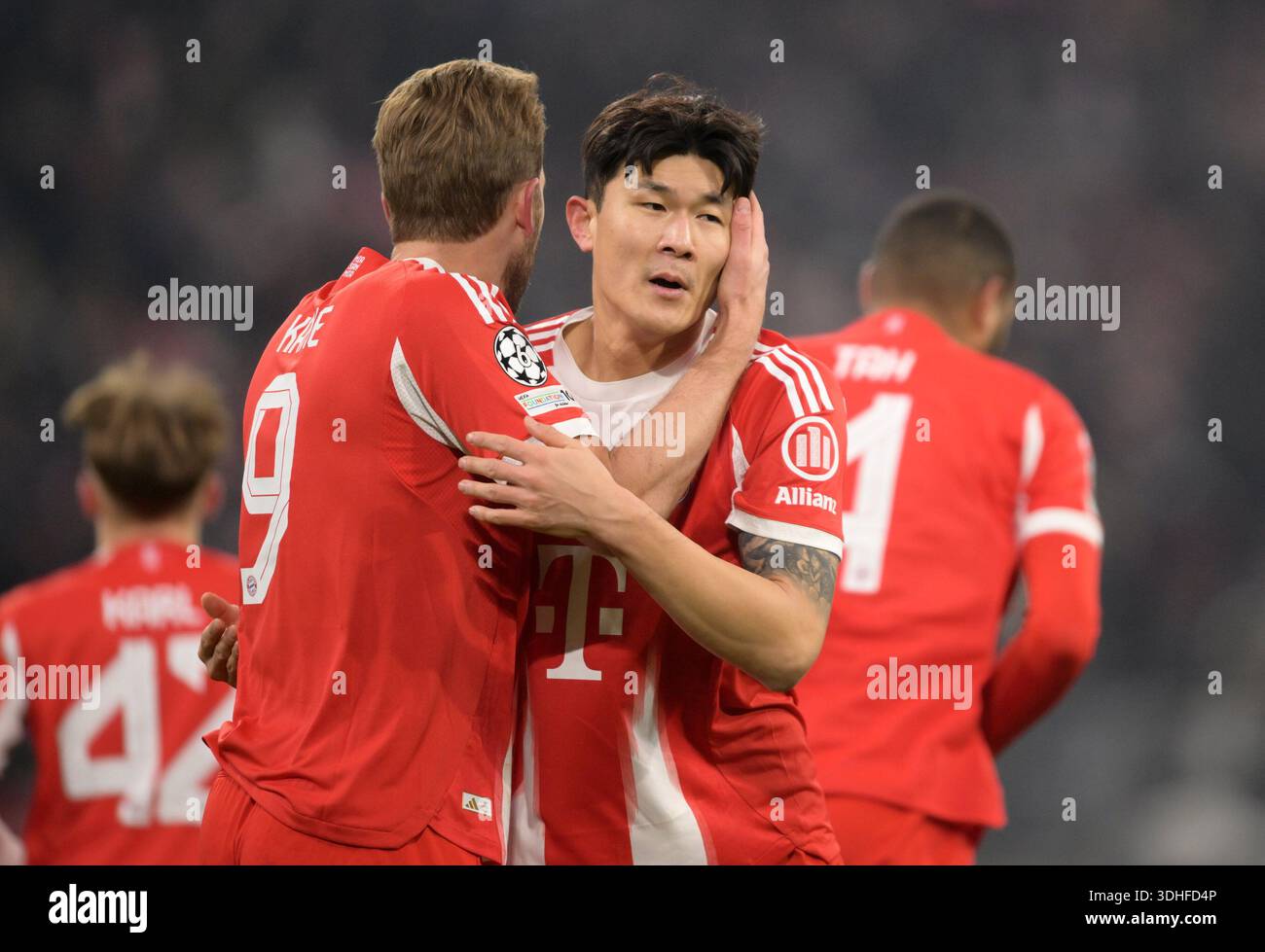 2:0 Goal, celebration, from left: goal scorer Harry Kane, Min-Jae Kim ...