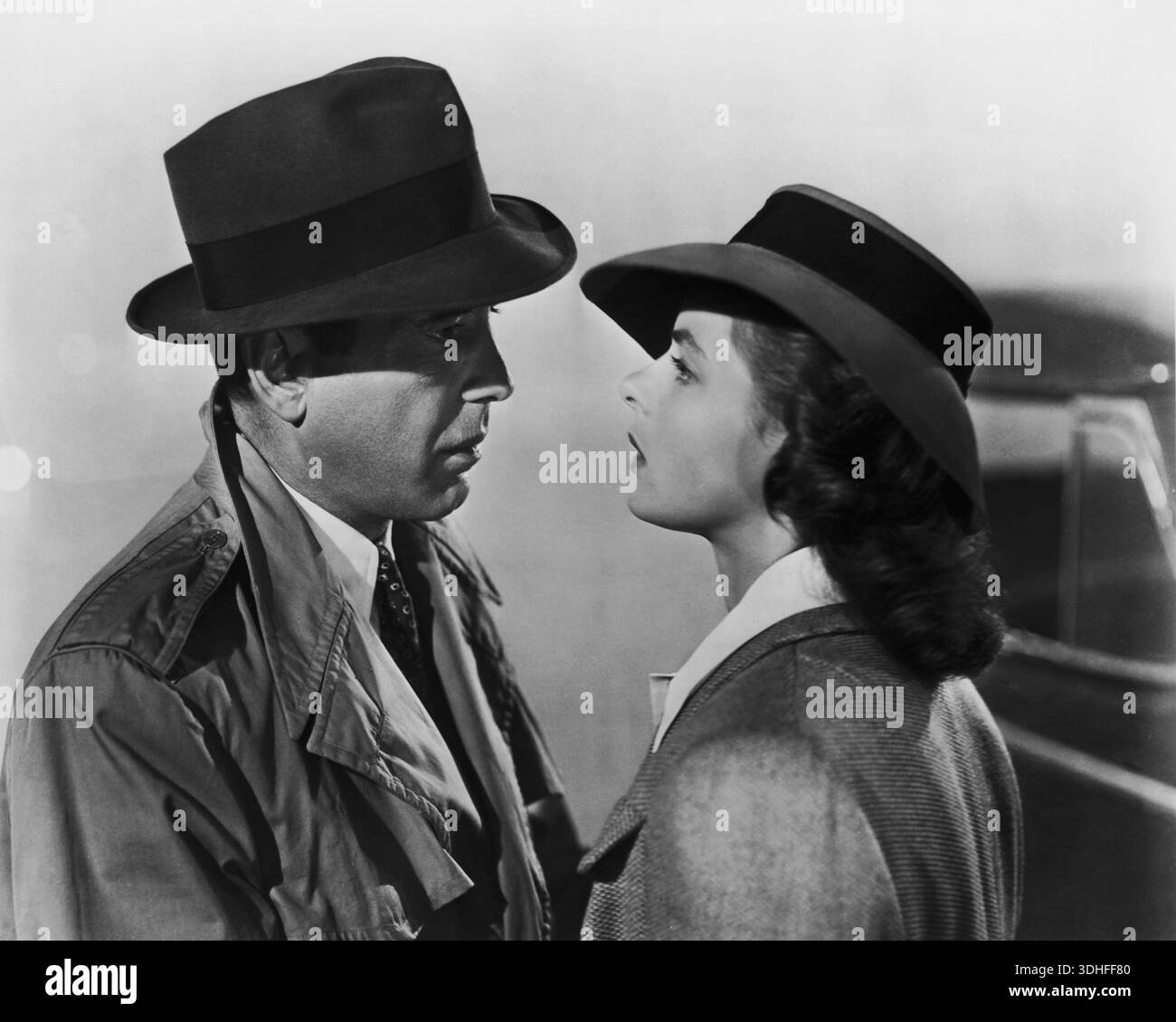 Ingrid bergman humphrey bogart Black and White Stock Photos & Images ...