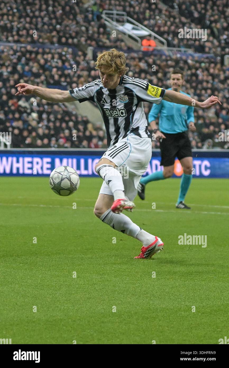 Anthony Gordon of Newcastle United during the UEFA Champions League ...