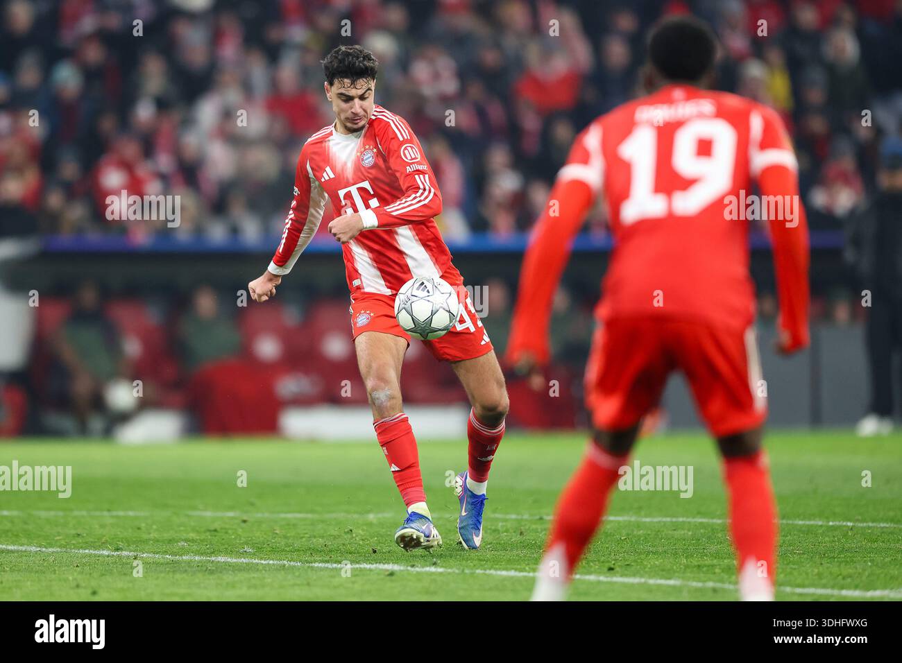 Aleksandar Pavlovic (FC FC Bayern Munich, #45), GER, FC FC Bayern ...