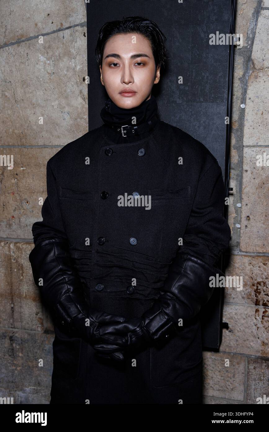 Paris, Frankreich. 21st Jan, 2026. Seonghwa of ATEEZ attends SONGZIO ...