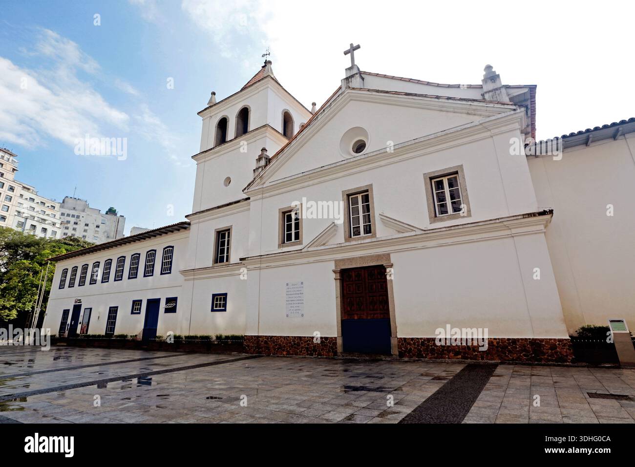 Basilica jose de anchieta hi-res stock photography and images - Alamy