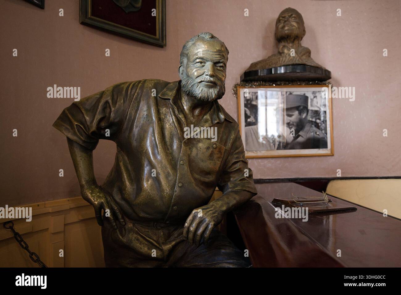 Literary tribute hi-res stock photography and images - Alamy