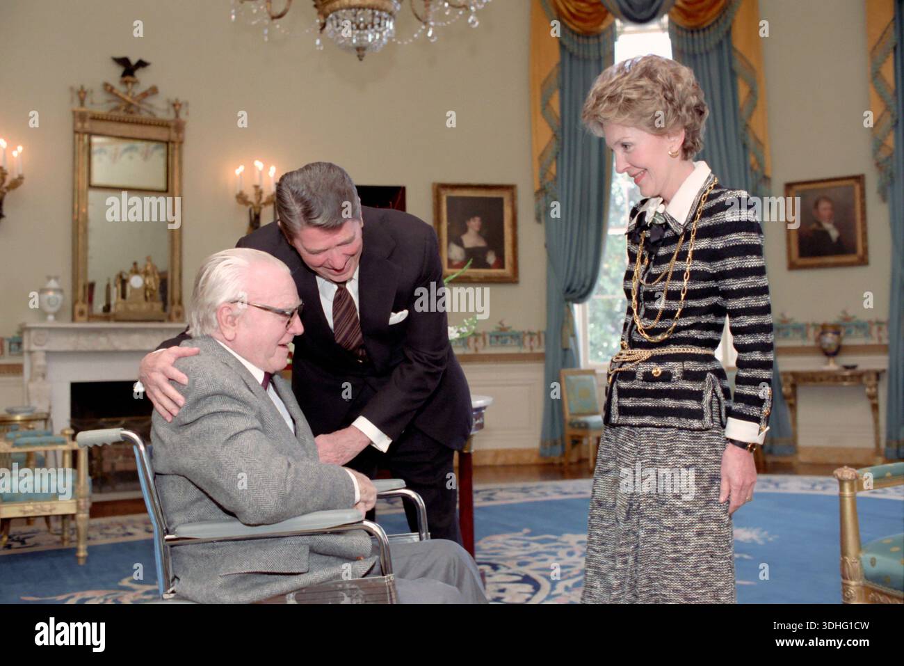 President Ronald Reagan and First Lady Nancy Reagan speak with actor ...