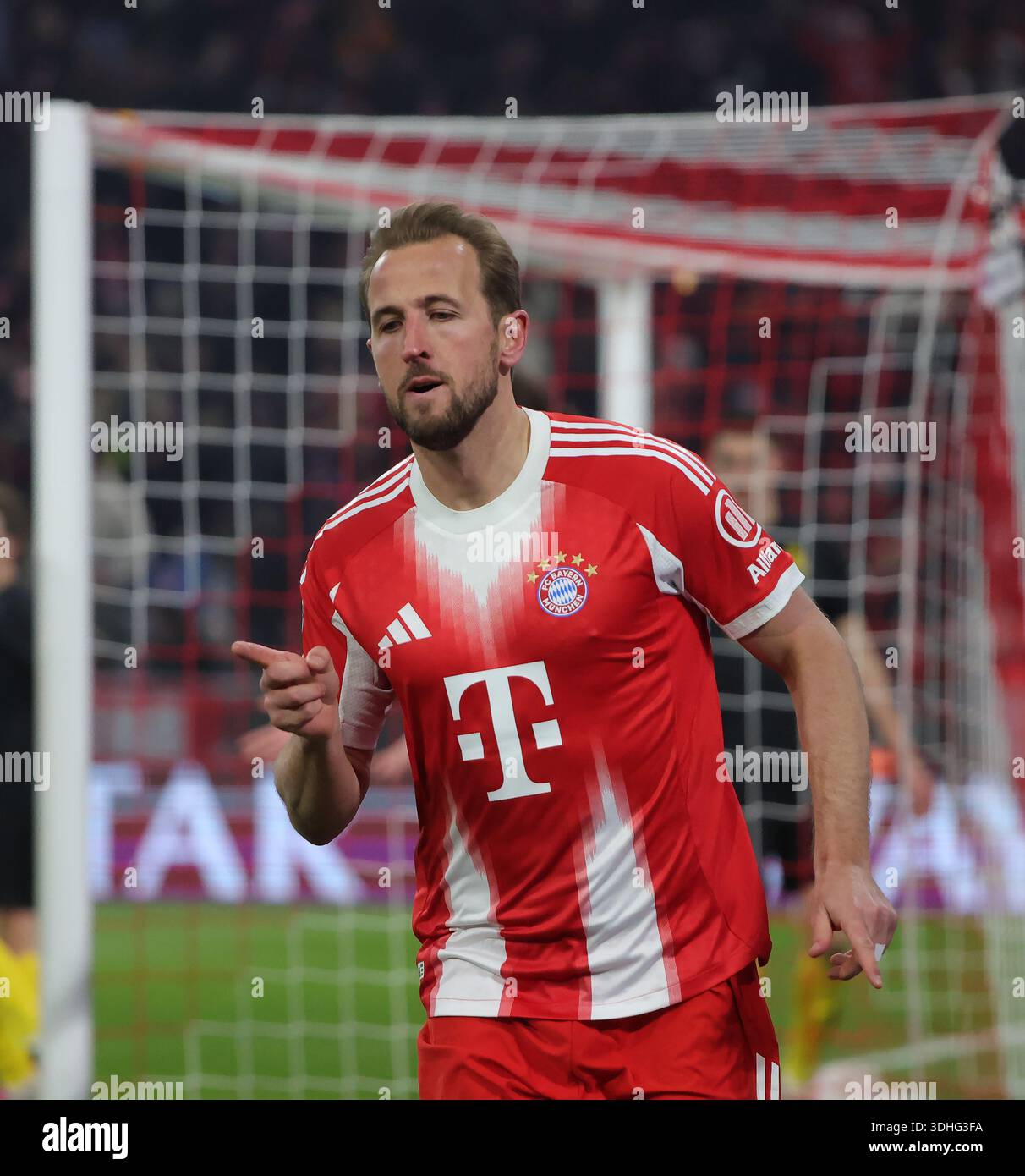 Munich, Germany. 21st Jan, 2026. Harry Kane of Bayern Munich celebrates ...