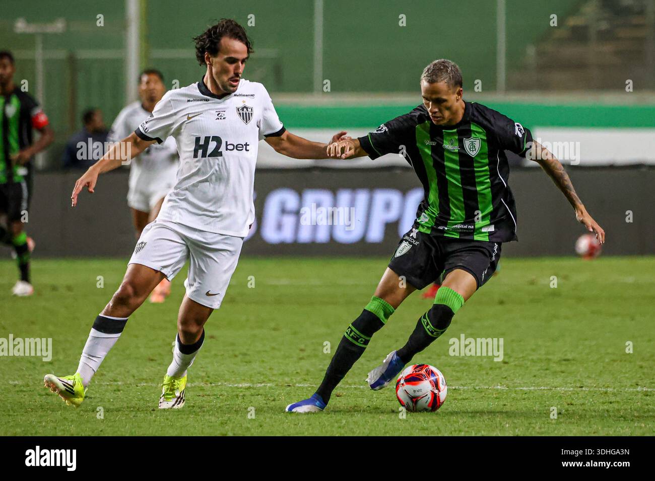 BELO HORIZONTE, MG - 21.01.2026: AMéRICA MG X ATLéTICO MG - A ball ...
