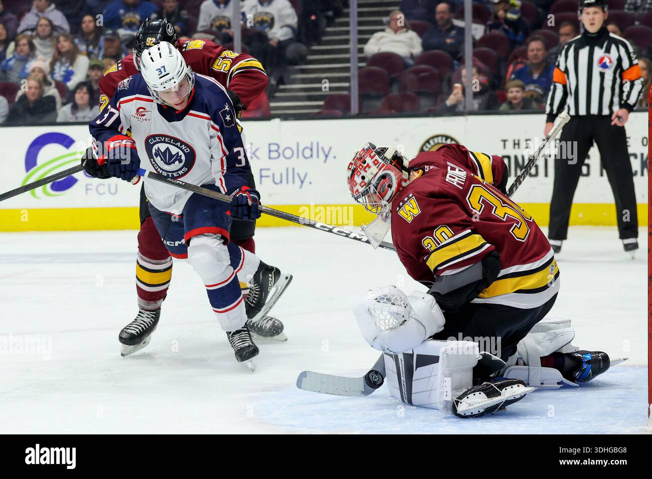 CLEVELAND, OH - JANUARY 21: Chicago Wolves goaltender Cayden Primeau ...