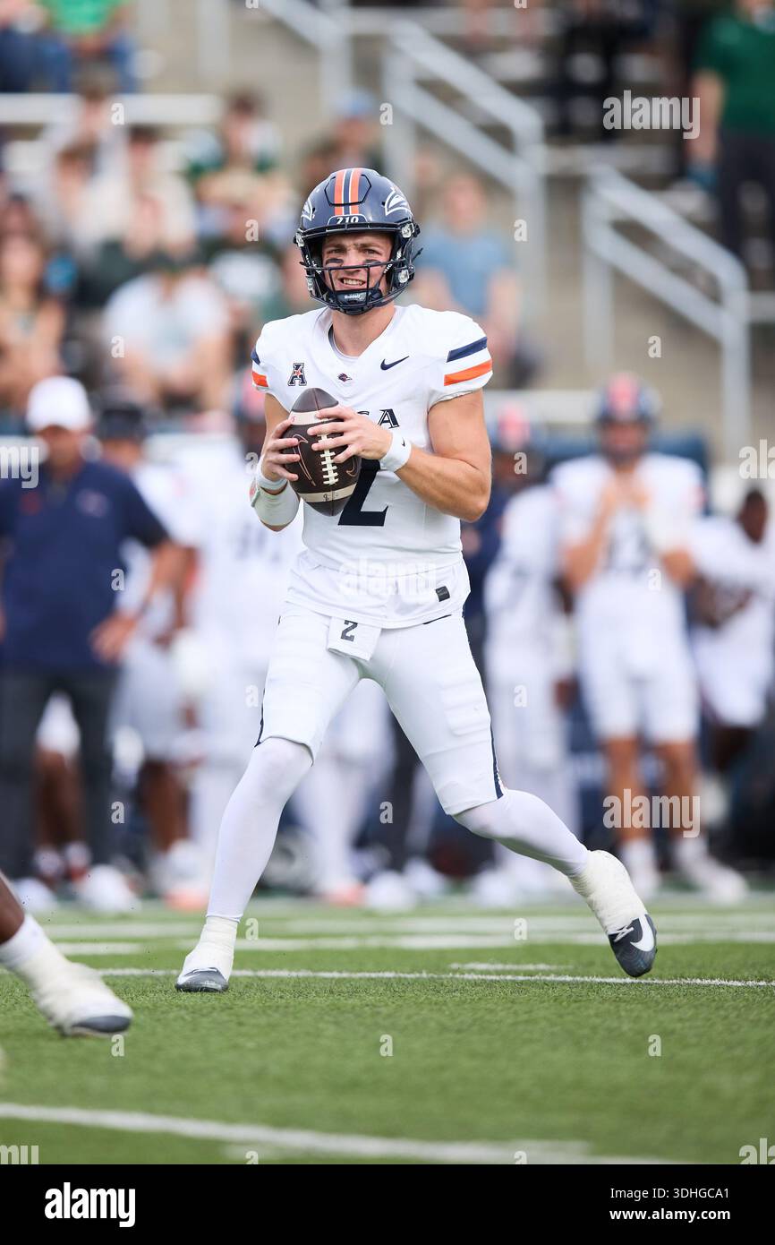 UTSA quarterback Owen McCown (2) drops back to pass against Charlotte ...