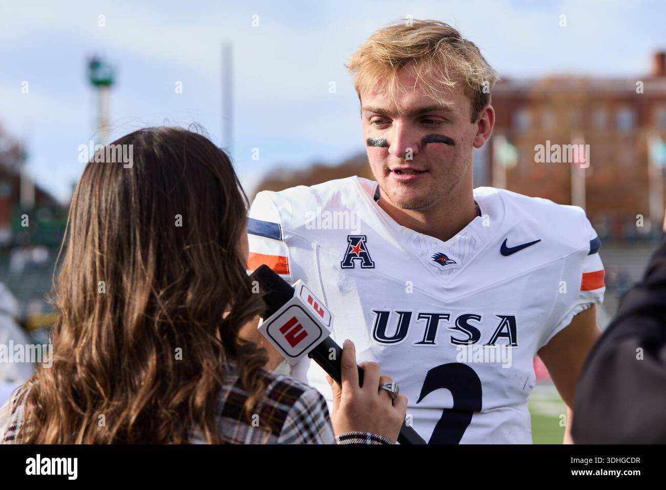 UTSA quarterback Owen McCown (2) is interviewed by ESPN sideline ...