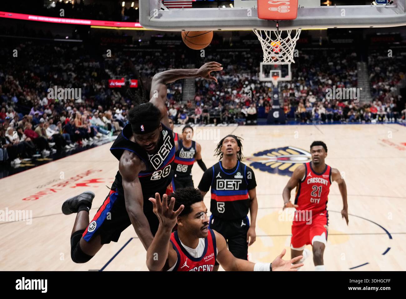 Detroit Pistons forward Isaiah Stewart (28) blocks a layup by New ...