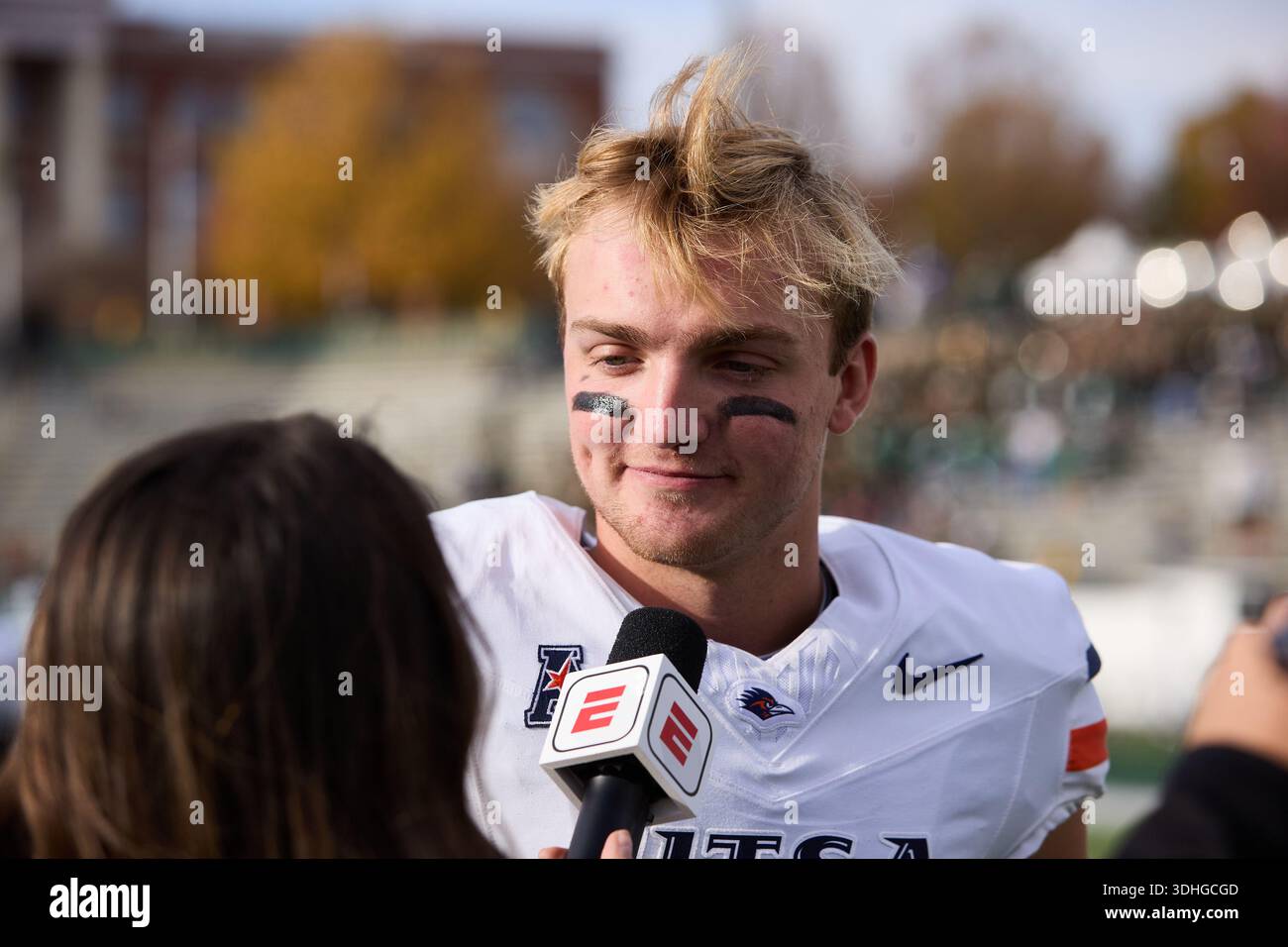 UTSA quarterback Owen McCown (2) is interviewed by ESPN sideline ...