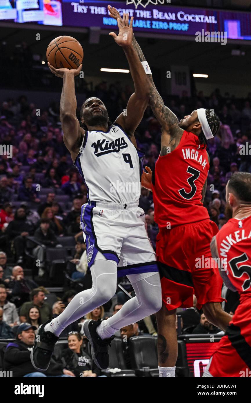Sacramento Kings forward Precious Achiuwa (9) shoots against Toronto ...