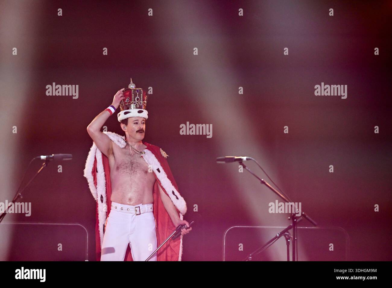 One Night of Queen, Gary Mullen performs at the Dome de Paris in Paris ...