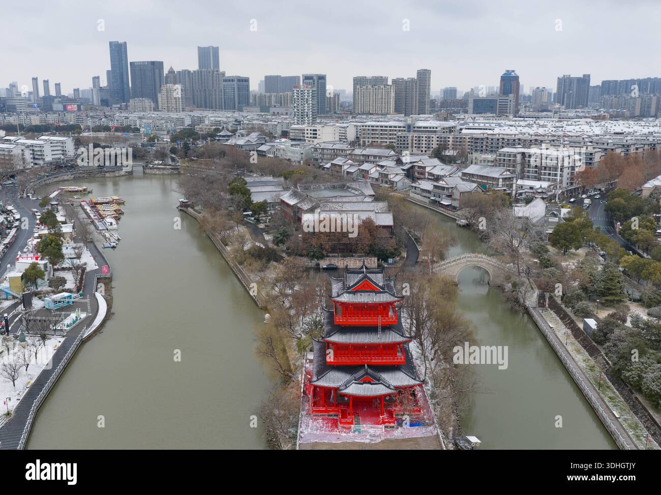 Aerial photo shows the snow scenery in Huai'an City, east China's ...