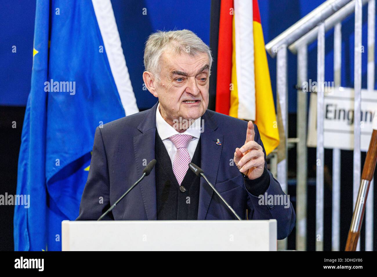 Herbert Reul bei der feierlichen Taufe der WSP 3 auf der Messe boot ...