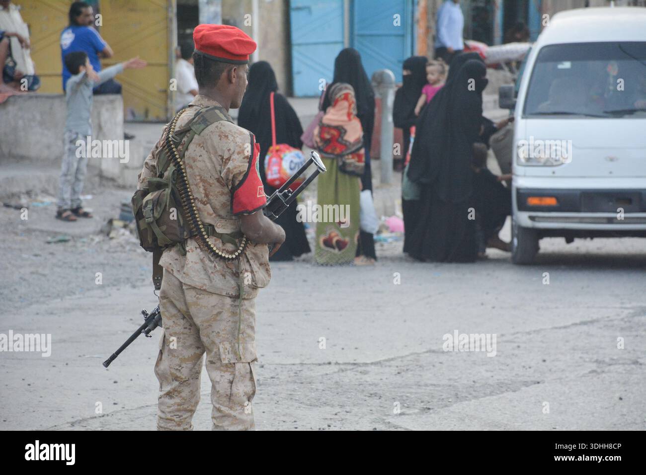 Taiz, Yemen – September 27, 2021: Soldiers of the Yemeni army move into ...