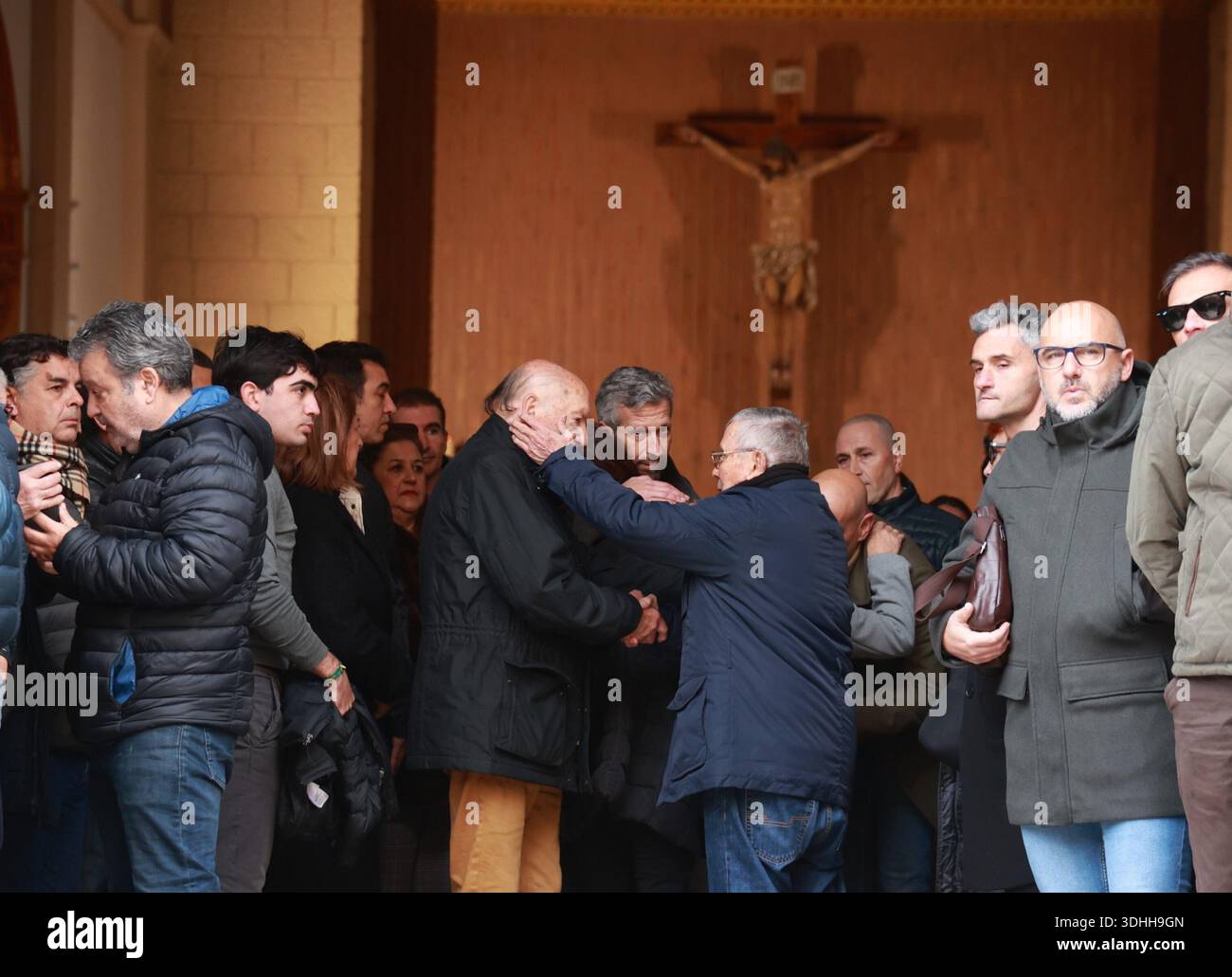 Relatives and neighbours of David Cordón, ex-international beach ...