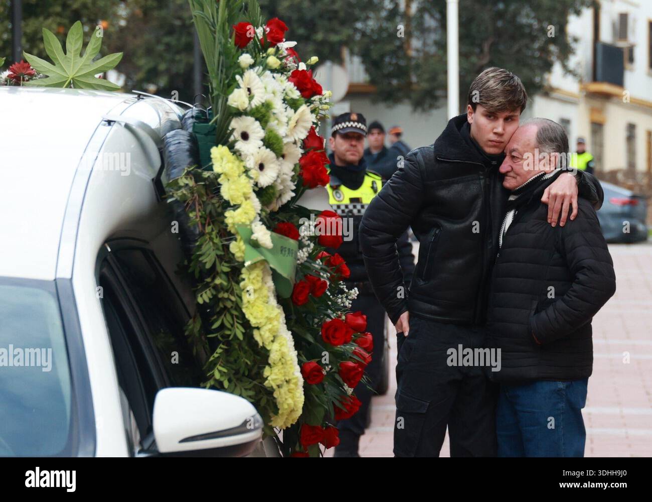 Relatives and neighbours of David Cordón, ex-international beach ...