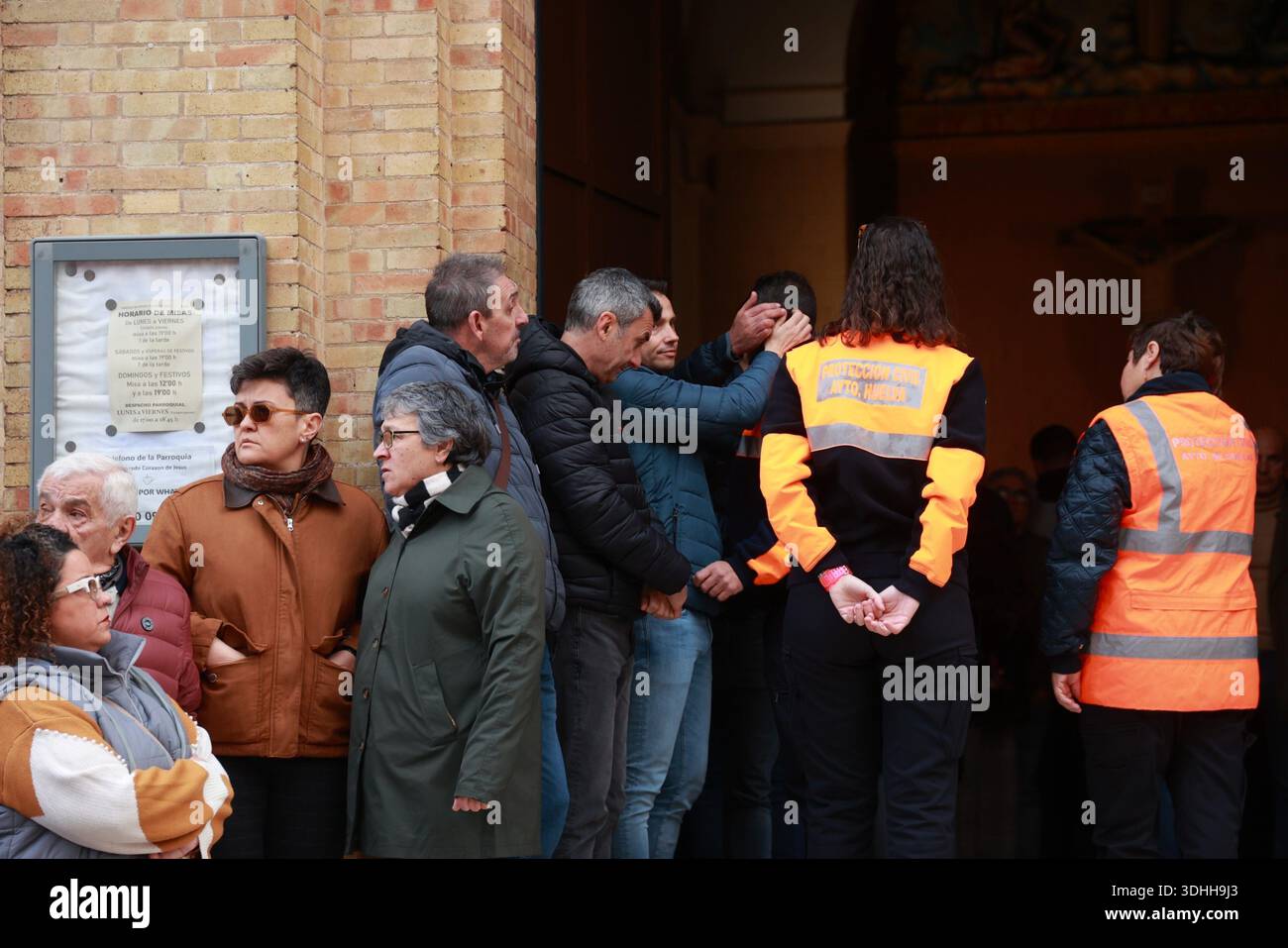 Relatives and neighbours of David Cordón, ex-international beach ...