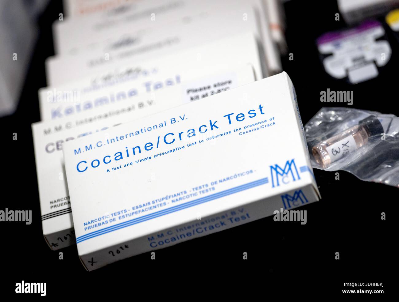 SCHIPHOL - A demonstration of drug testing during a presentation on the ...