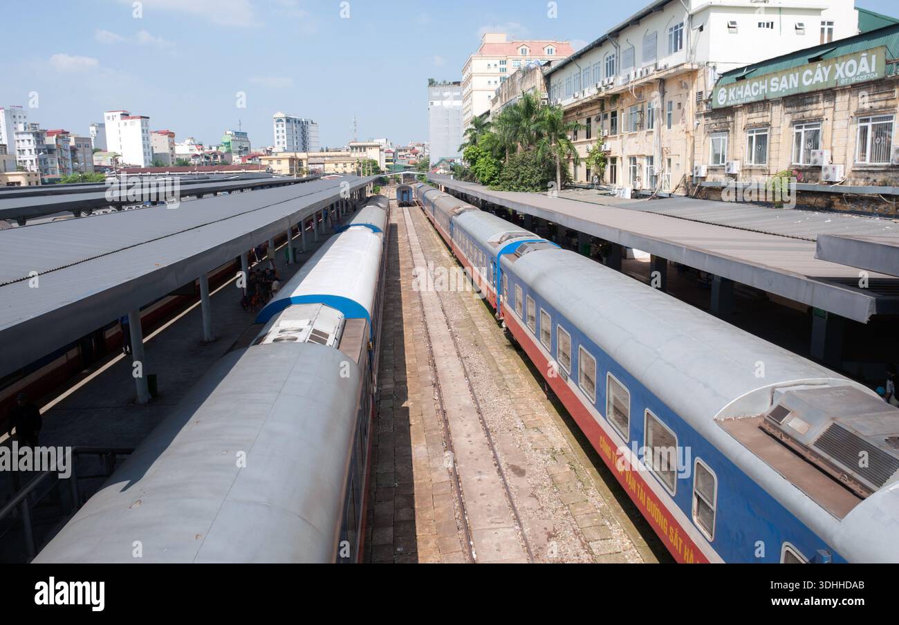 Ha noi vietnam railway hi-res stock photography and images - Alamy