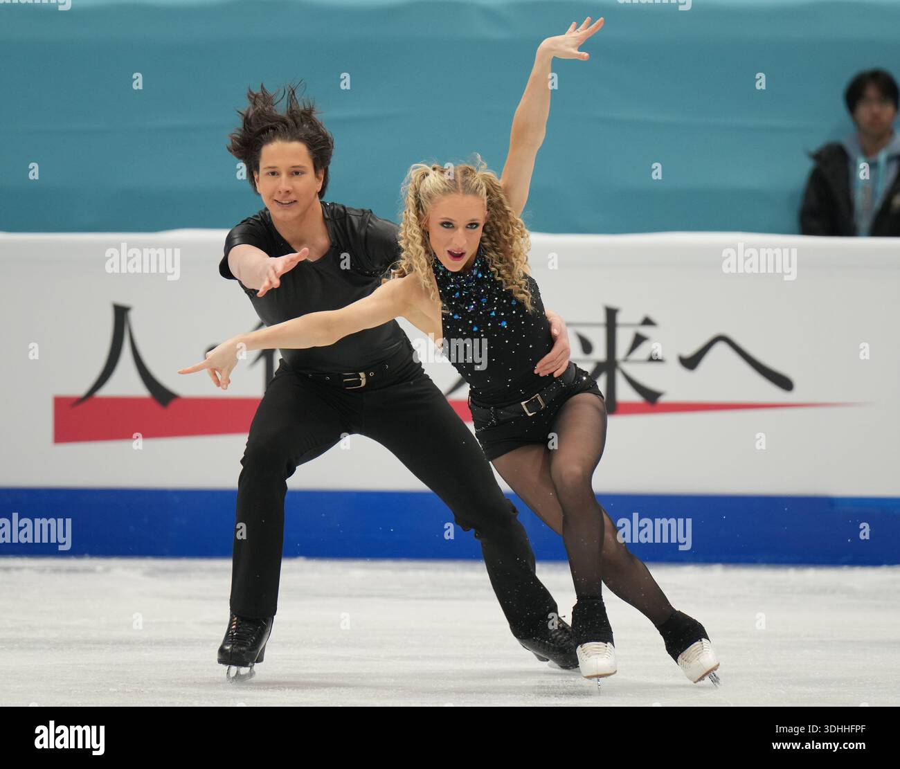Emilea ZINGAS and Vadym KOLESNIK of the United States perform in the ...