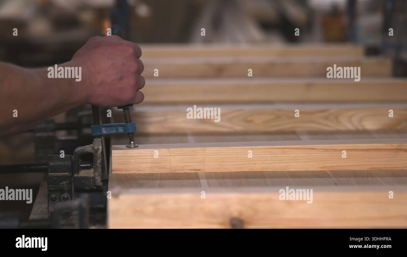 Clamphandle hi-res stock photography and images - Alamy