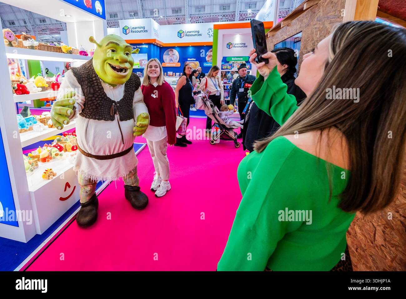 London, UK. 22nd Jan, 2026. A giant Shrek character passes Palm Pals ...