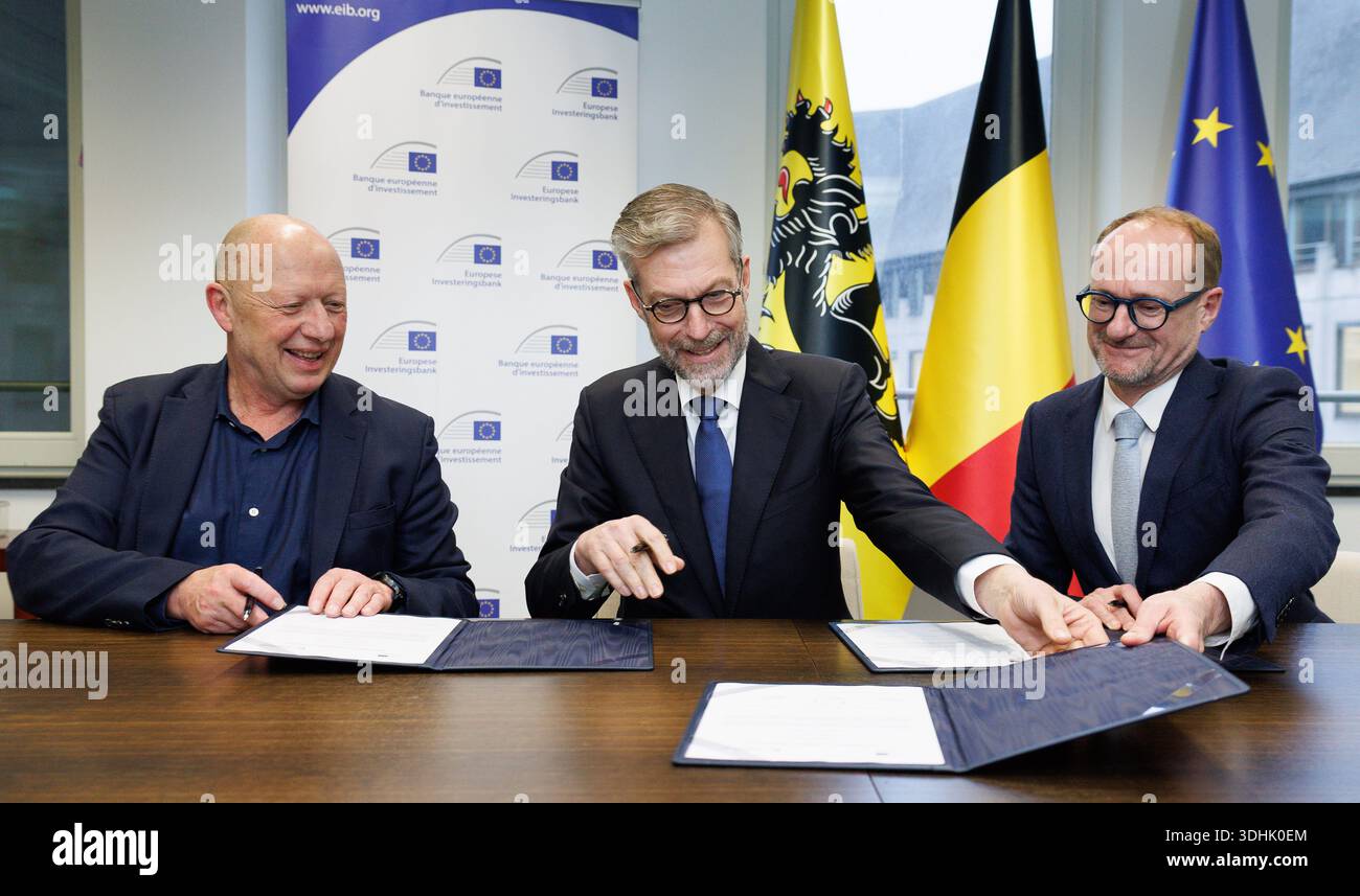 Brussels, Belgium. 22nd Jan, 2026. Flemish Minister for Housing and ...