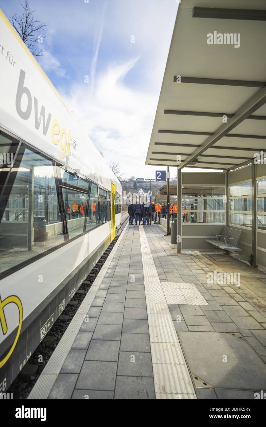 Train station stopping group hi-res stock photography and images - Alamy