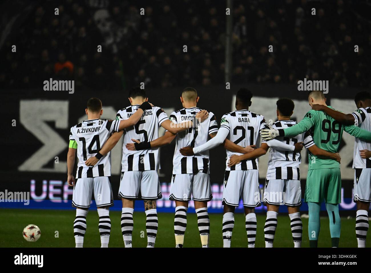 PAOK's players observe a minute of silence for the victims of the train ...