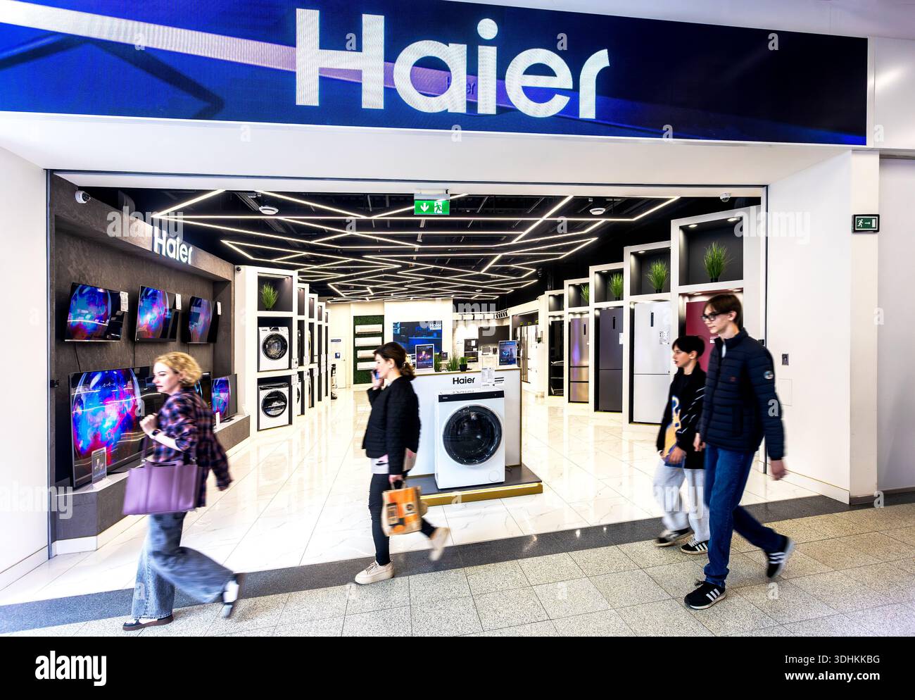 Haier hqled hi-res stock photography and images - Alamy