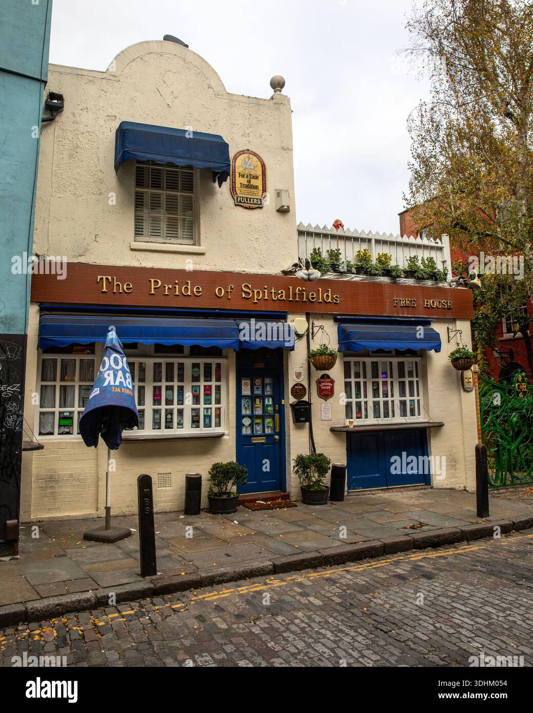 London, UK - November 20th 2025: The Pride of Spitalfields pub, located ...
