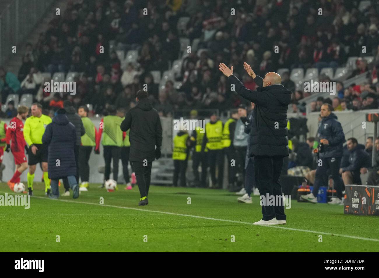 arko Lazetic (Maccabi Tel Aviv, Coach) giving instructions UEFA Europa ...