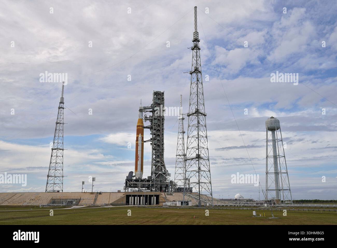 NASA's new rocket Artemis II sits on Kennedy Space Center's Launch Pad ...