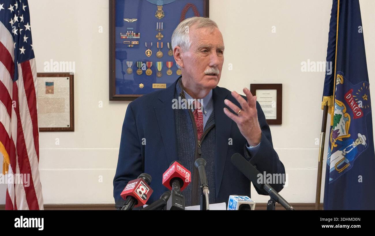 U.S. Sen. Angus King speaks about immigration enforcement in Portland ...