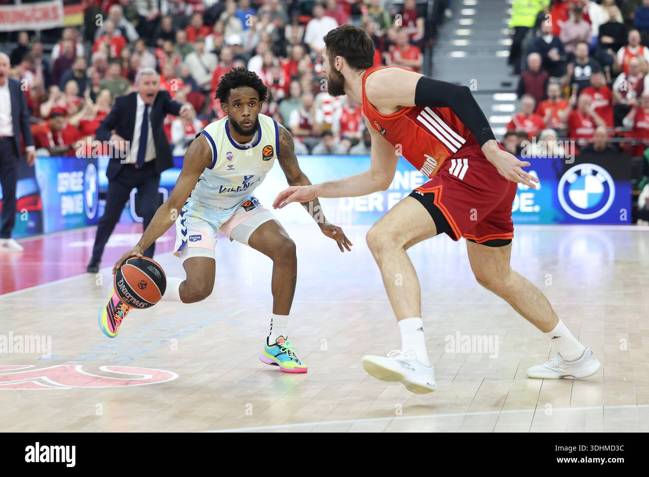 Jean Montero (Valencia Basket, #08) with Leon Kratzer (FC Bayern ...