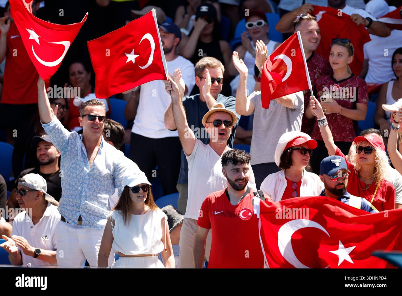 Turkiye supporters cheer for Zeynep Sonmez of Turkiye during her Women ...