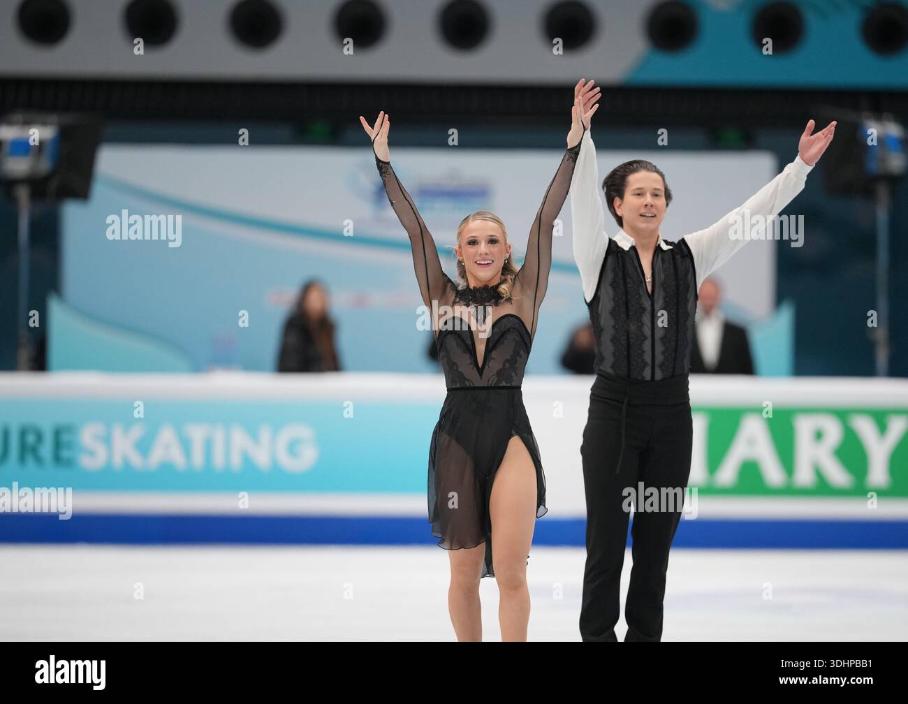 Emilea ZINGAS and Vadym KOLESNIK of the United States perform during ...