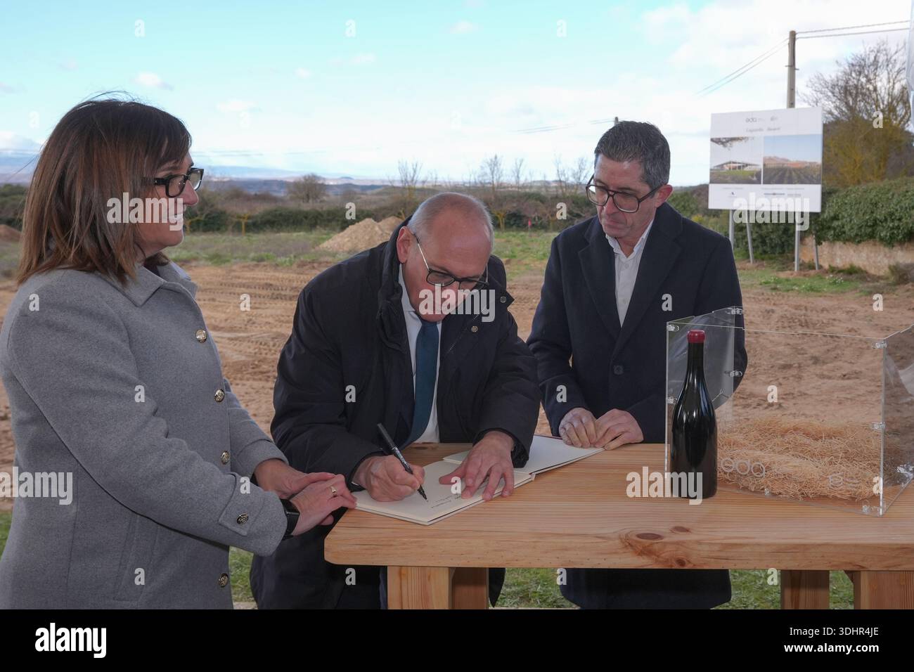 (L-R) The Regional Minister for Food, Rural Development, Agriculture ...
