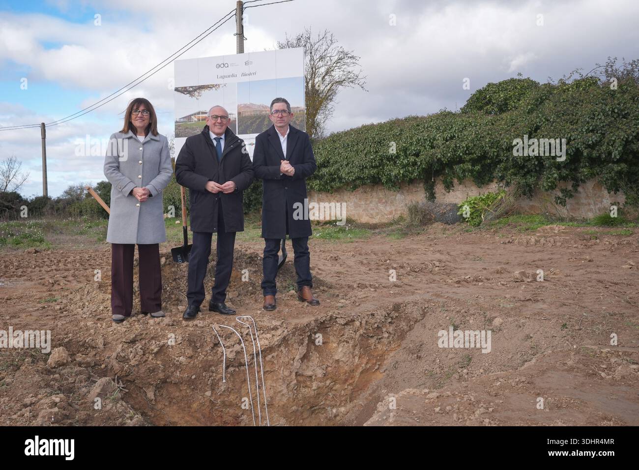 (L-R) The Regional Minister for Food, Rural Development, Agriculture ...