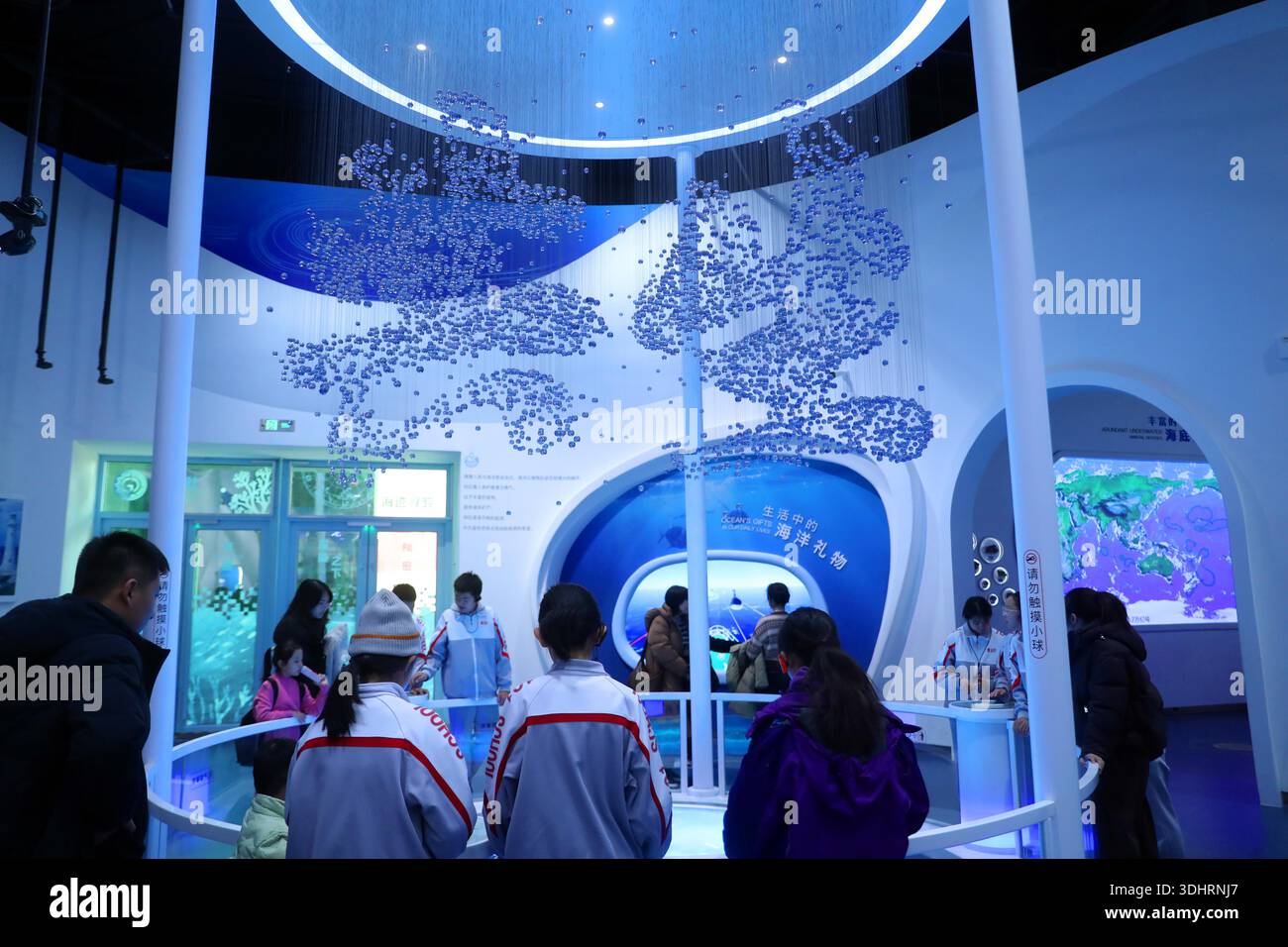 Students experience exhibits at China Science and Technology Museum in ...