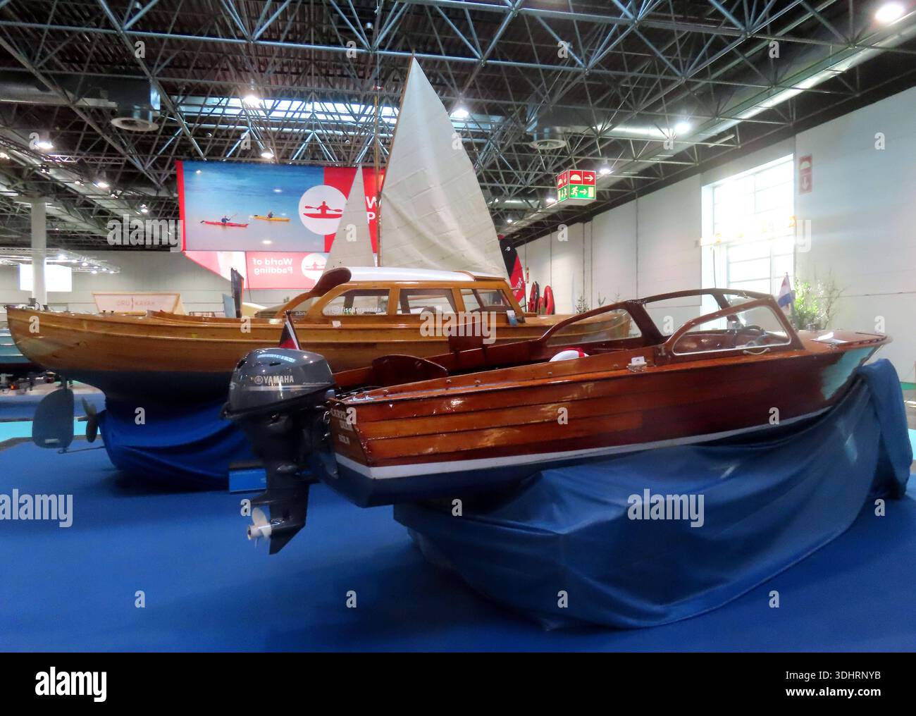 Boote und Schiffe aus Holz sind einzigartige schwimmende Lebewesen ...