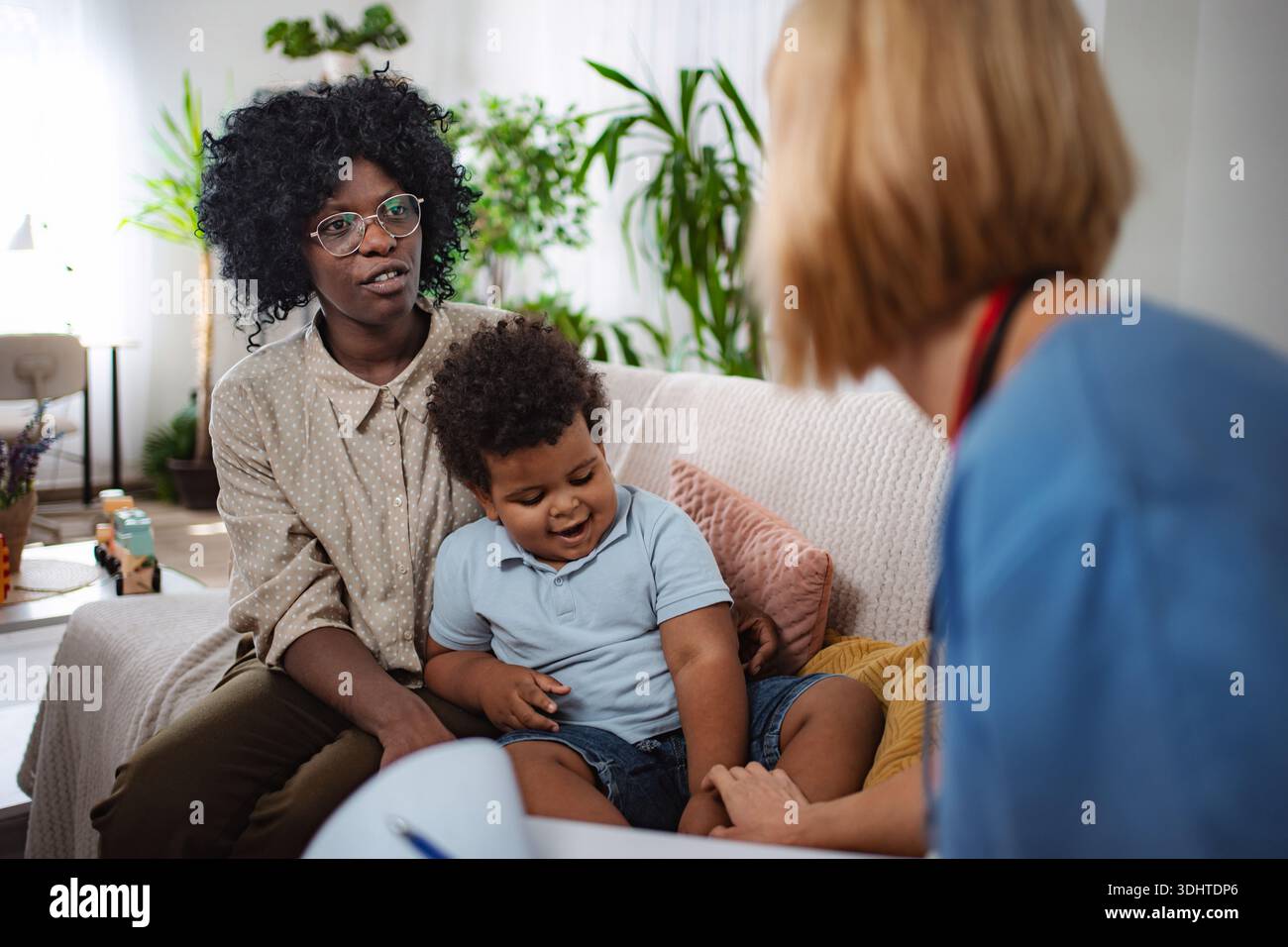 Hospital consulting child in hi-res stock photography and images - Alamy