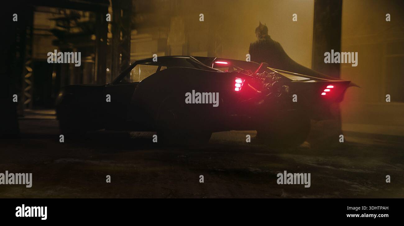 The batman film still robert pattinson hi-res stock photography and ...
