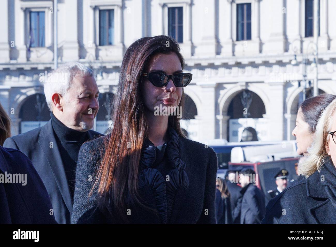 Anne Hathaway arrives at Valentino Garavani's funeral on January 23rd ...