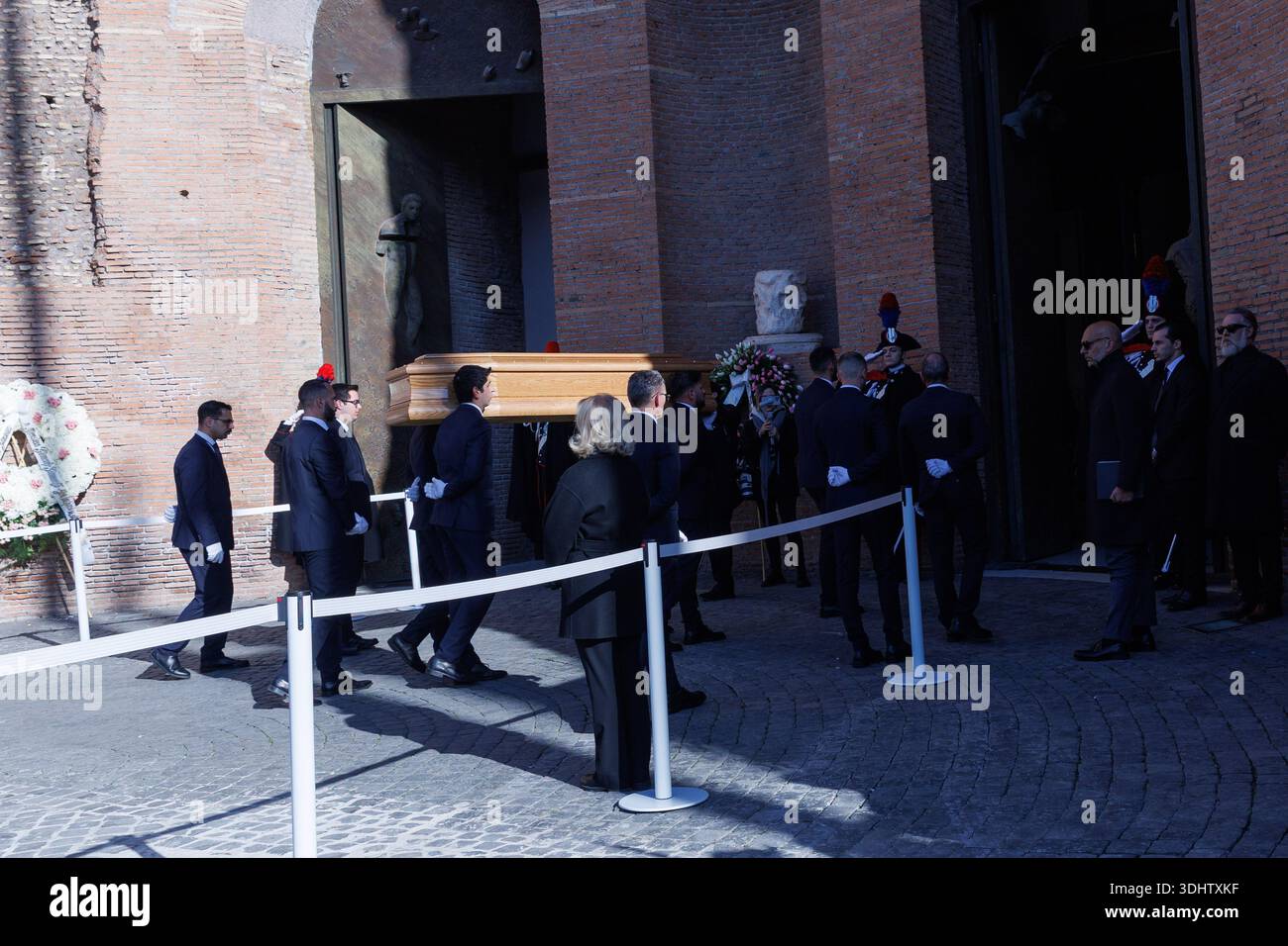 Arrival of the coffin at Valentino Garavani's funeral on January 23rd ...
