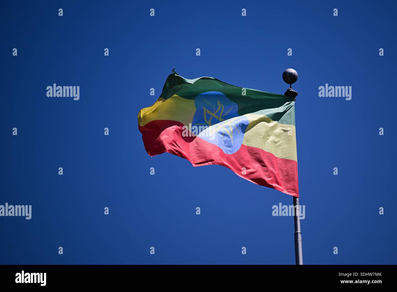 22 January 2026, Ethiopia, Addis Abeba: The Ethiopian flag flies on a ...