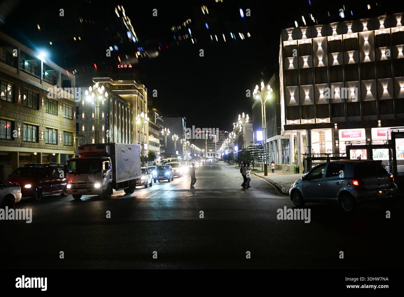 22 January 2026, Ethiopia, Addis Abeba: Cars are on the road in the ...